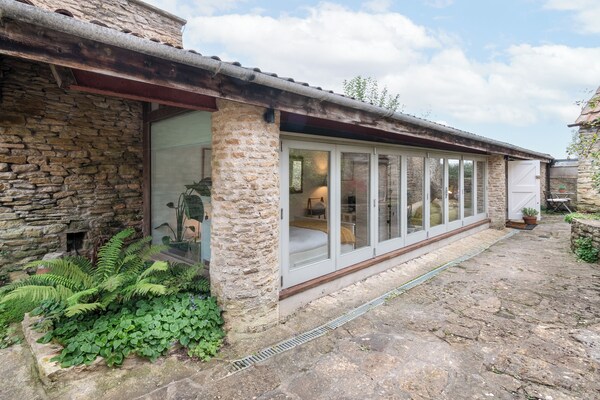 Malthouse Studio-ideal Base-village Location Near Bath - Warminster