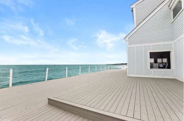 Oceanfront Summer Getaway With Private Beach - Scituate, MA