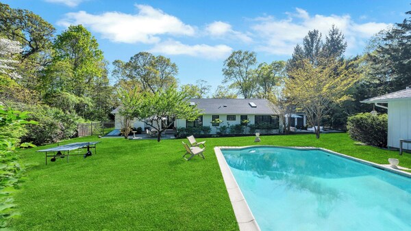 Chic Coastal Farmhouse With Private Pool, Steps From The Water Your... - Greenport, NY