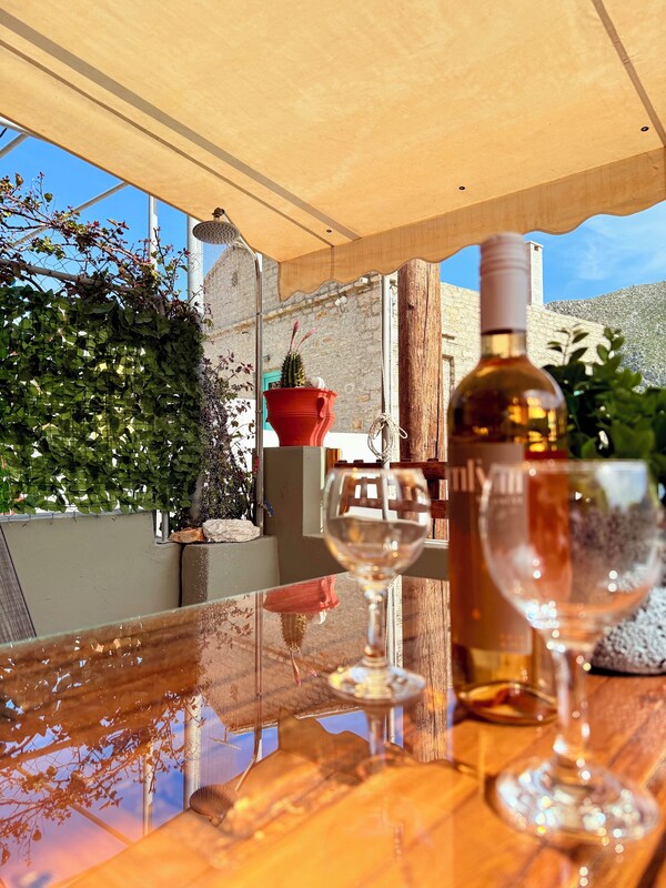 Marine's Apartments - Symi
