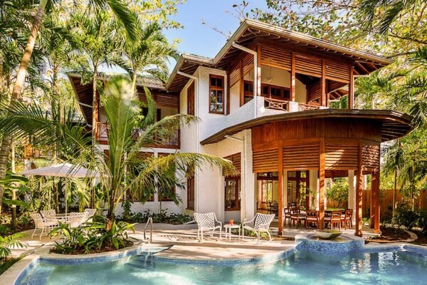 Idle Awhile Villa - Palm 5-bedroom Luxury Villa - Negril