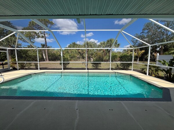 Spacious 3-bedroom/2 Bath Home In Beautiful Port Charlotte - Port Charlotte