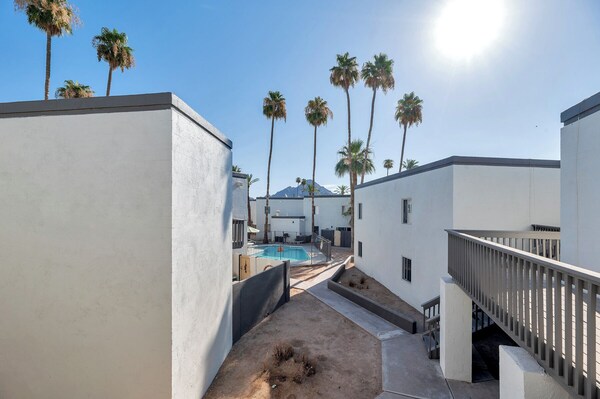 Charming 2-bedroom Condo With Pool, In Fabulous Biltmore Area In Phoenix - Phoenix