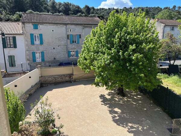 Maison Dans Le Village, Proche Avignon - Bouches-du-Rhône