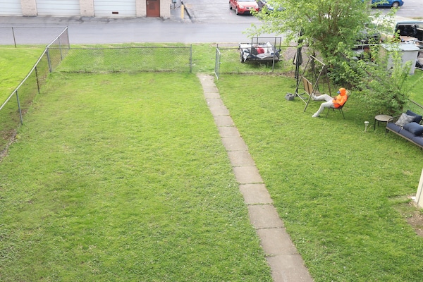 Modern 3 Bedroom Bungalow House, Private Parking, Bbq Area/ Wifii - Dallas, PA