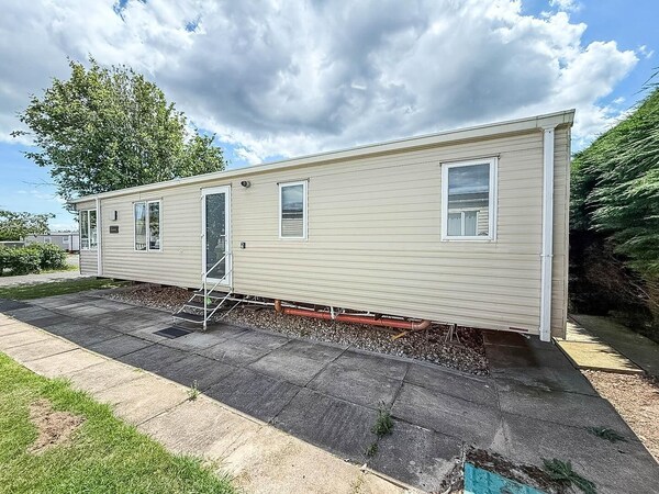 Homely 6 Berth Caravan At Southview Holiday Park, Lincolnshire Ref 33010m - Skegness