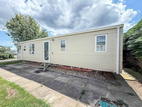 Homely 6 Berth Caravan At Southview Holiday Park, Lincolnshire Ref 33010m - Skegness