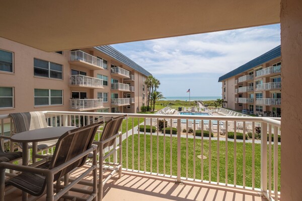 Ocean & Pool View | Heated Pool | Beach Access - Cocoa Beach, FL