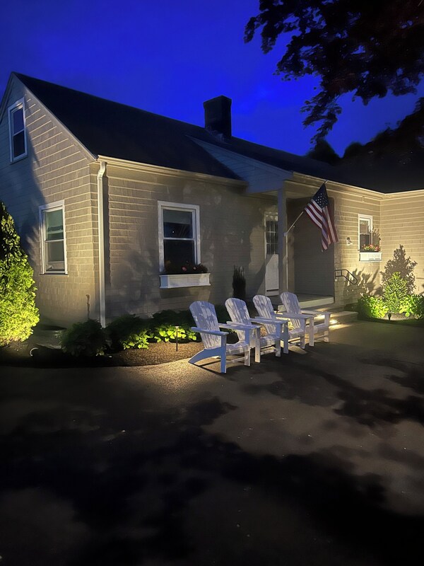 Costal Cottage Retreat Minutes From Newport, Ri - ロード・アイランド州