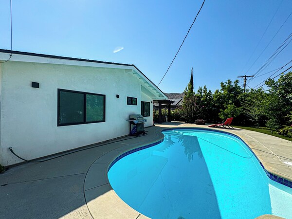 Spacious 3br Retreat With Private Pool - Frhh - Calabasas, CA