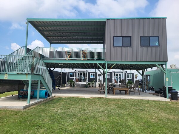 The Oyster Haus On Magnolia Beach - Port Lavaca, TX