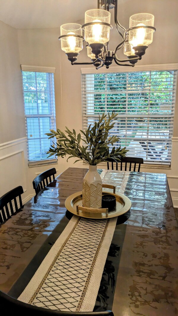 Beautiful 3-bedroom House 10 Min From Mco - Guest Favorite! - Orlando, FL