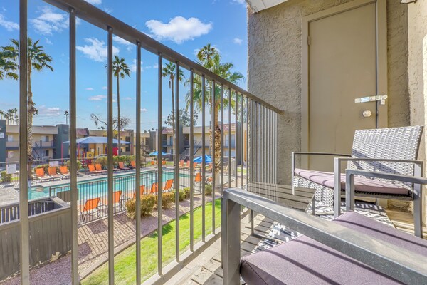 Sunny Getaway Near Downtown Mesa - Mesa, AZ