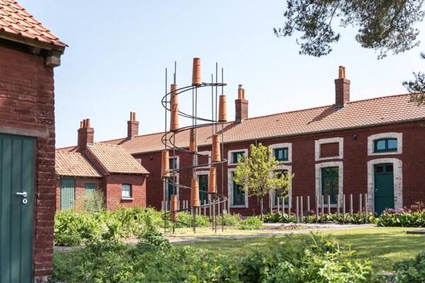 Chez Alice, Avec Sauna - La Cité Des éLectriciens - Bruay-la-Buissière