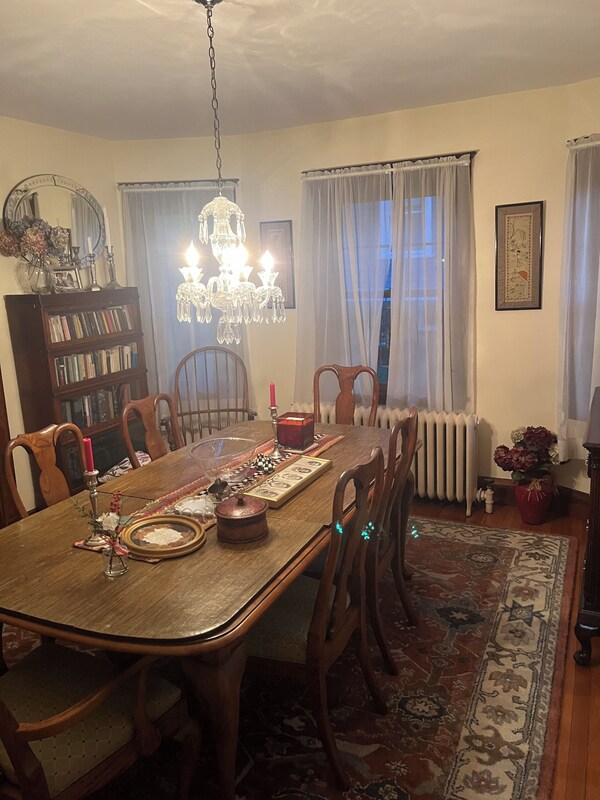 Comfortable 4-bedroom House 20 Minute Drive To The Boston Commons. - Boston, MA