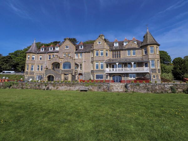 Menai View, Character Holiday Cottage In Menai Bridge - Bangor