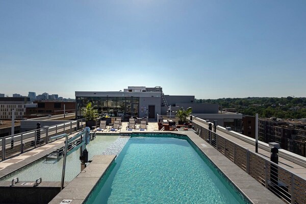 Blueground | Dupont Circle, Pool, Nr Lincoln Memorial - Washington