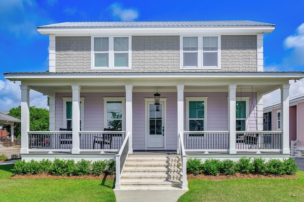 Walk To Pass Christian Beach: Stunning Family Home - Pass Christian, MS