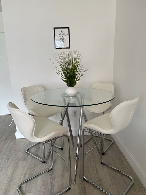Cozy Condo In Arlington - Near Metro & Minutes From Dc - Sleeps 4 - Georgetown, DC