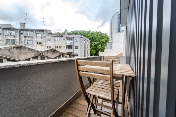 Lz Studio By House And People - Cruz