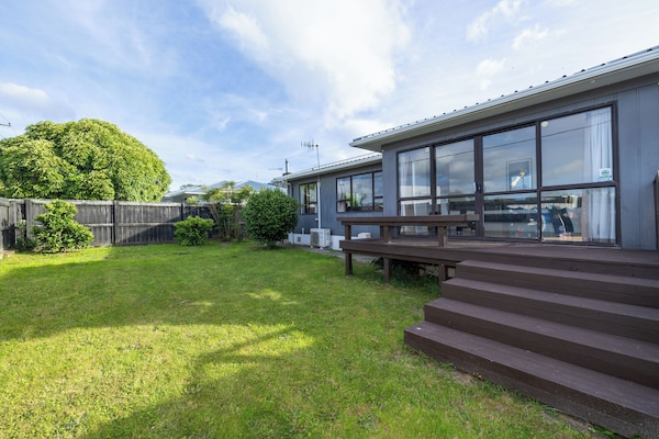 Family Friendly Retreat In Rotorua's Top Suburb - Rotorua
