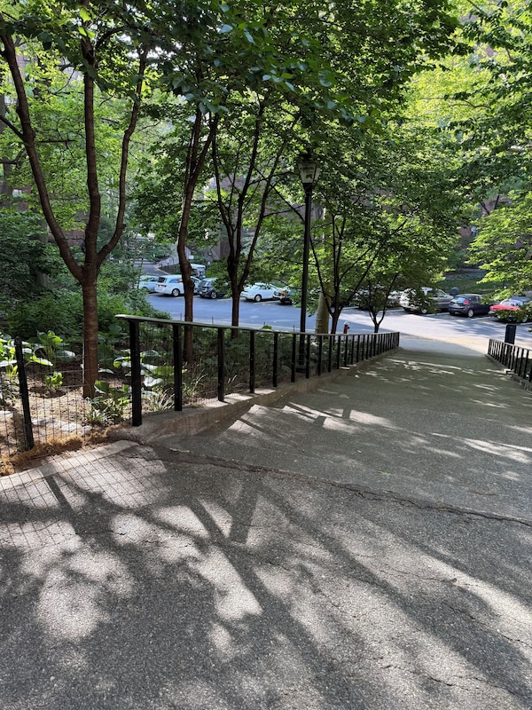 Healthcare Workers Dream Lower East Side Manhattan 1-bd Available Shared Apt - New York