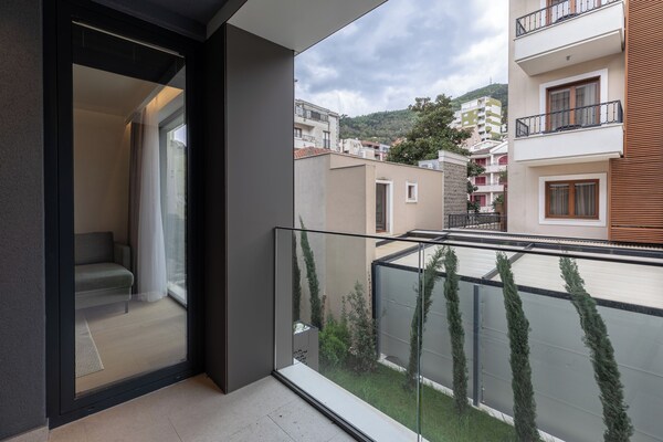 Onia Spacious Studio 12 - Budva