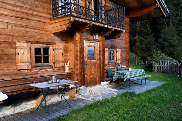Gemütliche Vollholz Almhütte In Den Zillertaler Alpen - Mayrhofen