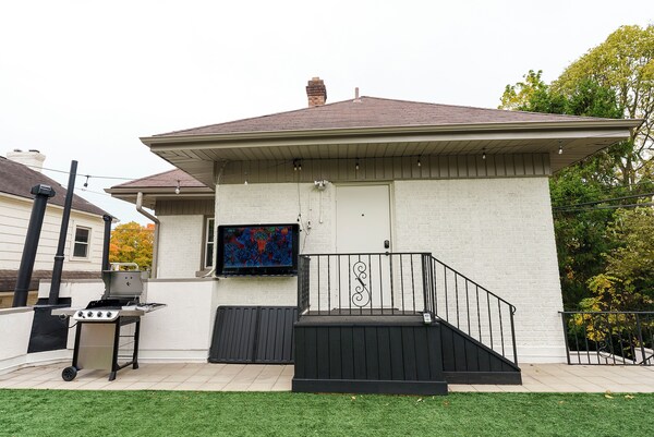 Step Into Delilah, This Idyllic Clintonville Remodel. Top Neighborhood Of 2023. - Columbus, OH