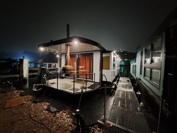 Moonrooms - Xxl Houseboat With Sauna, Wlan, Barbecue And Fireplace For 8 People! - Berlin
