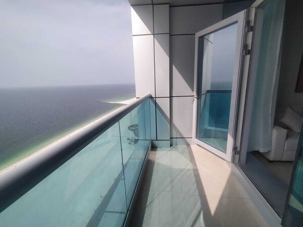 Two-bedroom Hotel Apartment With A Living Room And A Sea View, Vip - Ajman