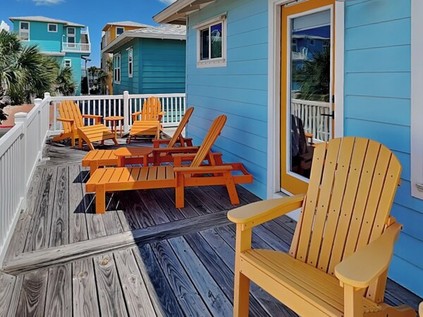Beach Inn | Upscale, Two Community Pools - Aransas Pass, TX