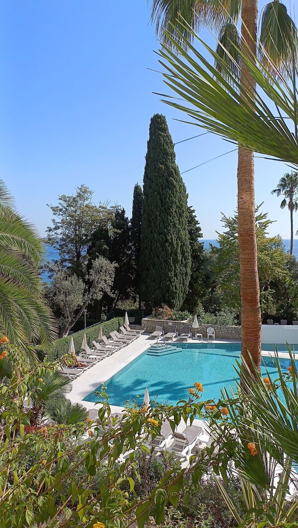Studio Cocooning En Bord De Mer ! Idéalement Situé Entre Cannes Et Golfe-juan. - Biot