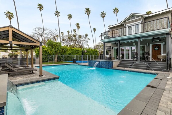 Resort-style*pool*spa*gym*sports*office*bbq*dogok - Hollywood, CA