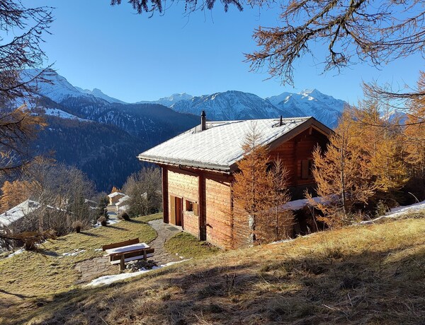 Ferienhaus Bellwald Für 1 - 6 Personen Mit 3 Schlafzimmern - Alleinstehendes Ferienhaus - Ernen