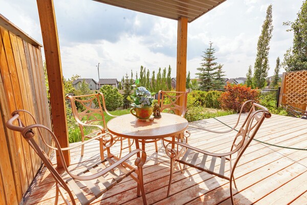 Cozy Tidy Private | Sunset Garden - Alberta