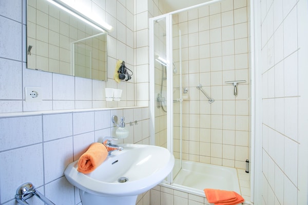 Suite-deluxe-private Bathroom-city View-suite 16, Seestern - Borkum