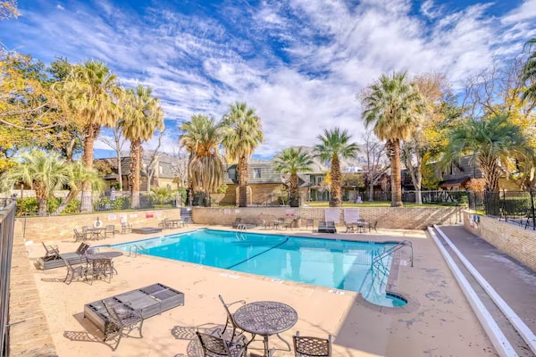 Desert Oasis - Central To Everything! - El Paso, TX