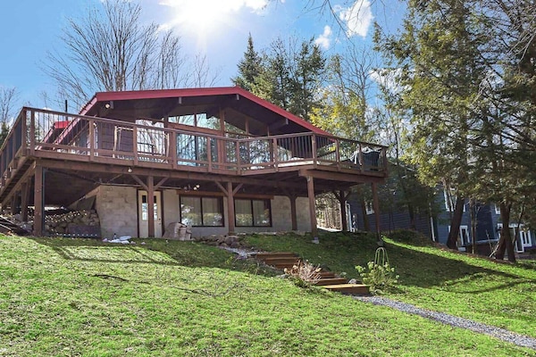 Captain's Landing - Three Bedroom Cottage, Sleeps 6 - Huntsville