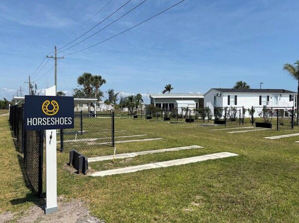 Cozy & Spotless Beach Escape - Fort Myers Beach, FL