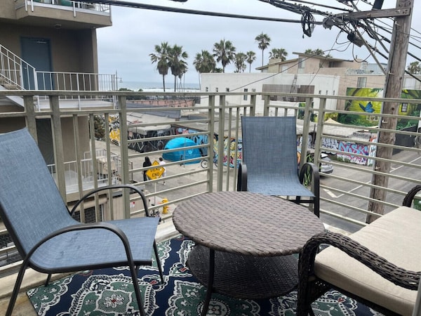 3 Bedroom 3 Bath Venice Beach House W Ocean Views! - Santa Monica, CA