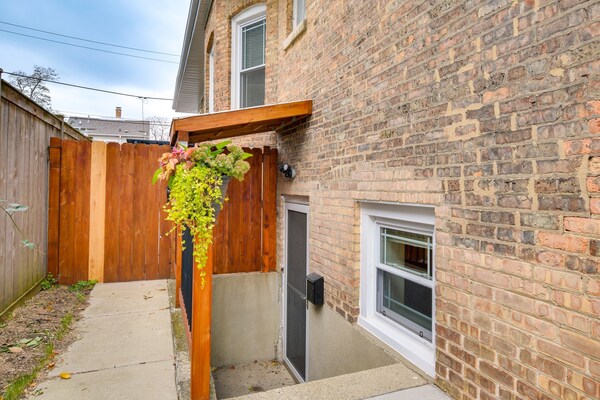 The Forest Hideaway: Charming 2 Bed Ground Floor Apartment - Aeropuerto de Chicago O'Hare (ORD)