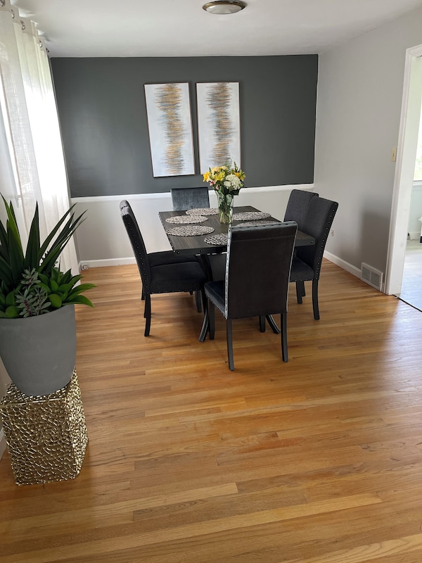 Charming 2-bedroom House With Ac, Wifi In Syracuse - Syracuse, NY