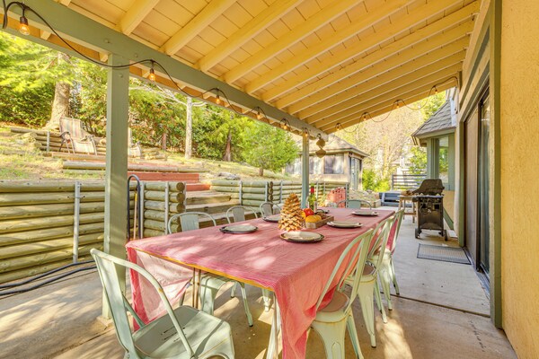 Partial Lake Arrowhead View: Cabin W/ Game Room! - Lake Arrowhead, CA