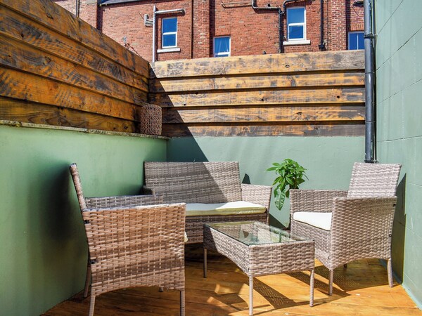 4 Bedroom Accommodation In Whitby - 桑森德