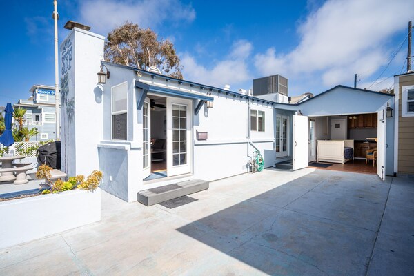 Iconic Cottage, Steps To Beach/ocean, Ac,parking - University City - San Diego
