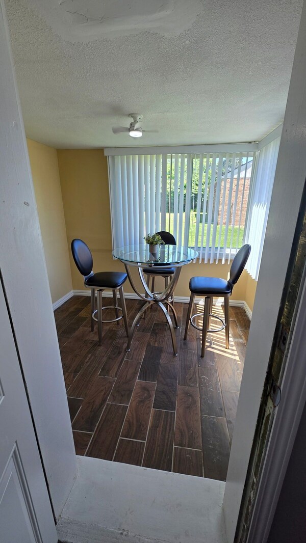 Modern 3br Getaway Near Stl Attractions  Family-friendly Comfort! - University City, MO