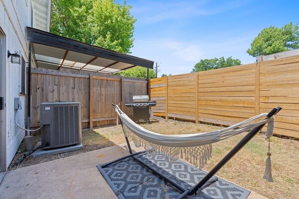 Very Cozy Home In Heart Of East Austin - Sleeps 9 - Austin, TX