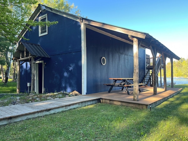 Soothing Studio Cabin On Beautiful Torch River For A Relaxing Getaway - Alden, MI