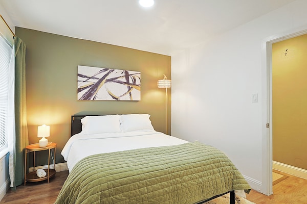 The Dallas Hub- Close To Food, Fun & Attractions! - Carrollton, TX